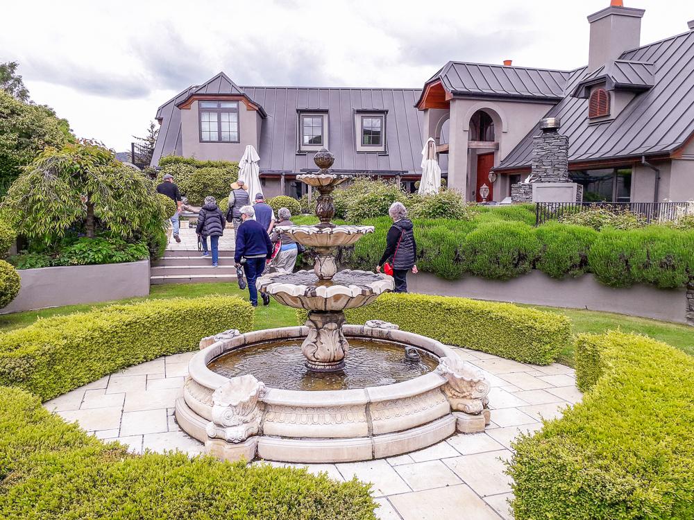 Otago Farmhouse Gardens & Victorian Fete - MoaTours